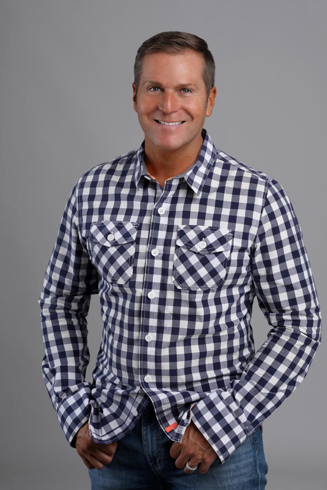 Daniel Bussius | Award-Winning Marketer | Entrepreneur | Author | Speaker