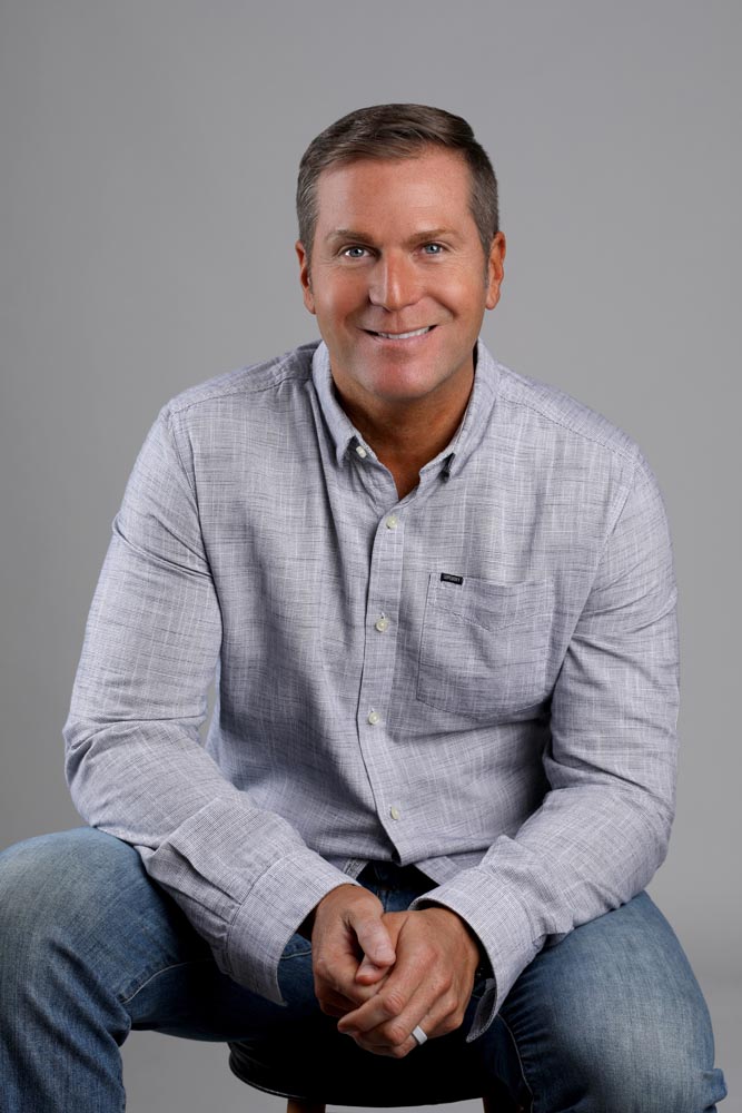 Daniel Bussius | Award-Winning Marketer | Entrepreneur | Author | Speaker